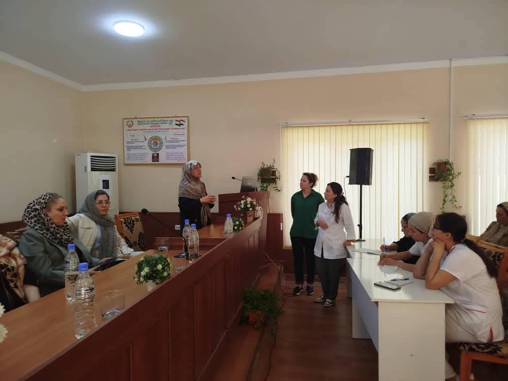 Iranian doctors hold training seminar for obstetricians in Bokhtar - Tajikistan News in English
