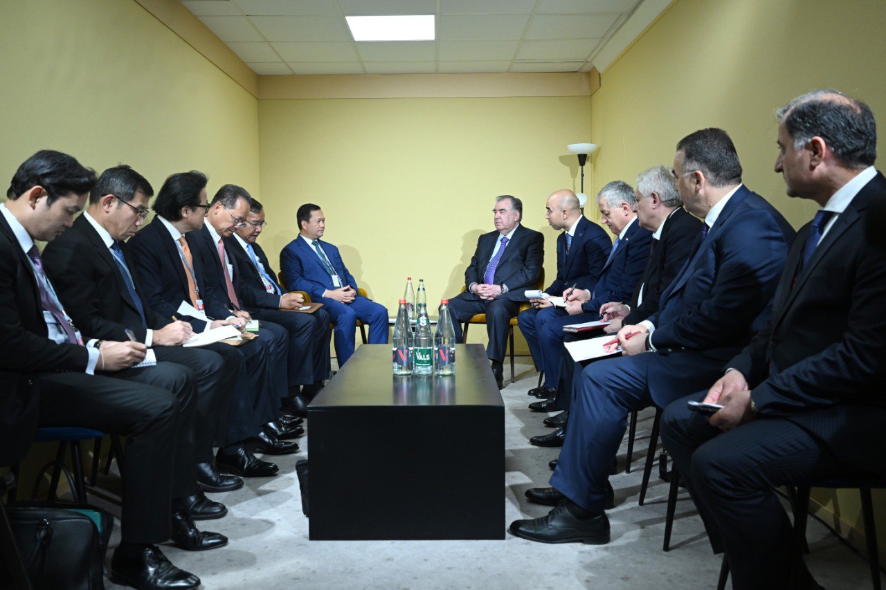 Emomali Rahmon held a meeting with the Prime Minister of Cambodia in ...