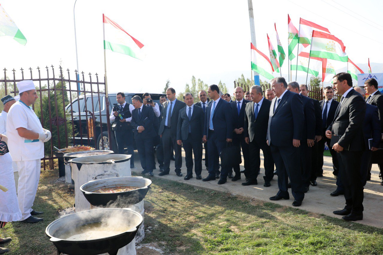 Emomali Rahmon began a working visit to the Faizabad district. - Tajikistan News in English