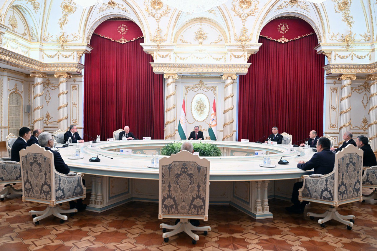 Emomali Rahmon received the heads of the CIS Prosecutor General's ...